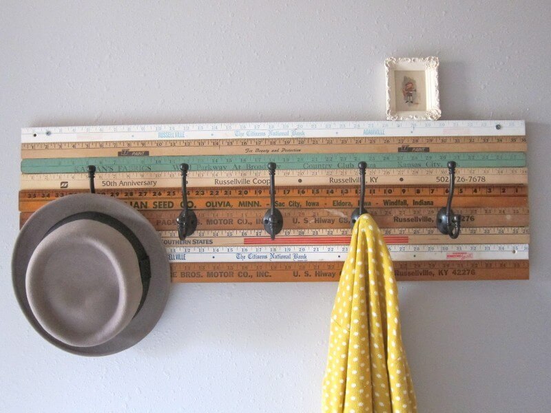 yardstick-coat-hat-rack-ideas – DecoPicks